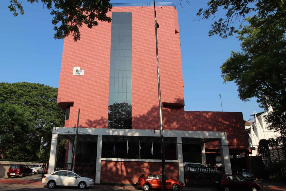Business Hotels, Trivandrum | Suite rooms in trivandrum | bar tvm